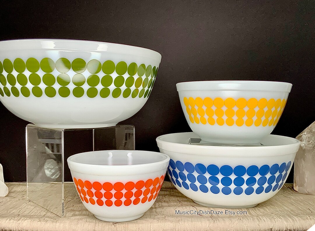 Vintage Pyrex Dots Mixing Bowls, Complete 4 Piece Set, Nesting Bowls ...