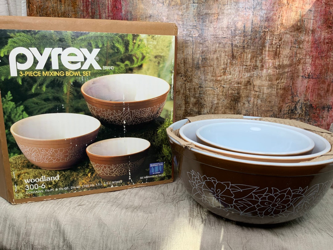 Vintage Pyrex Woodland New in Box Mixing Bowls, Set of 3, Nesting Bowls ...