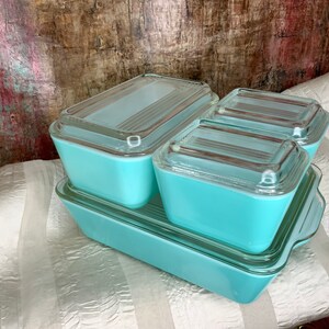 Vintage Pyrex Turquoise Robins Egg Blue Refrigerator Casserole ...
