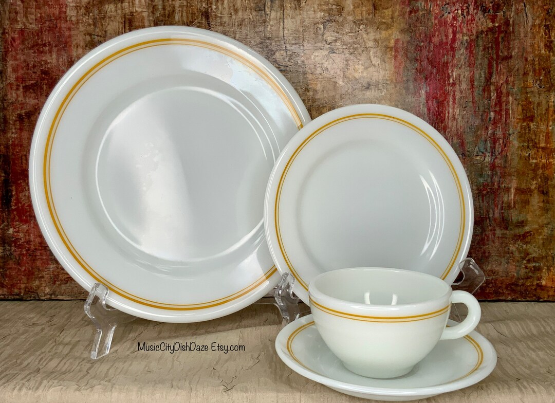 Vintage Pyrex Dinnerware, Autumn Bands, 16 Piece Set, White With Yellow ...