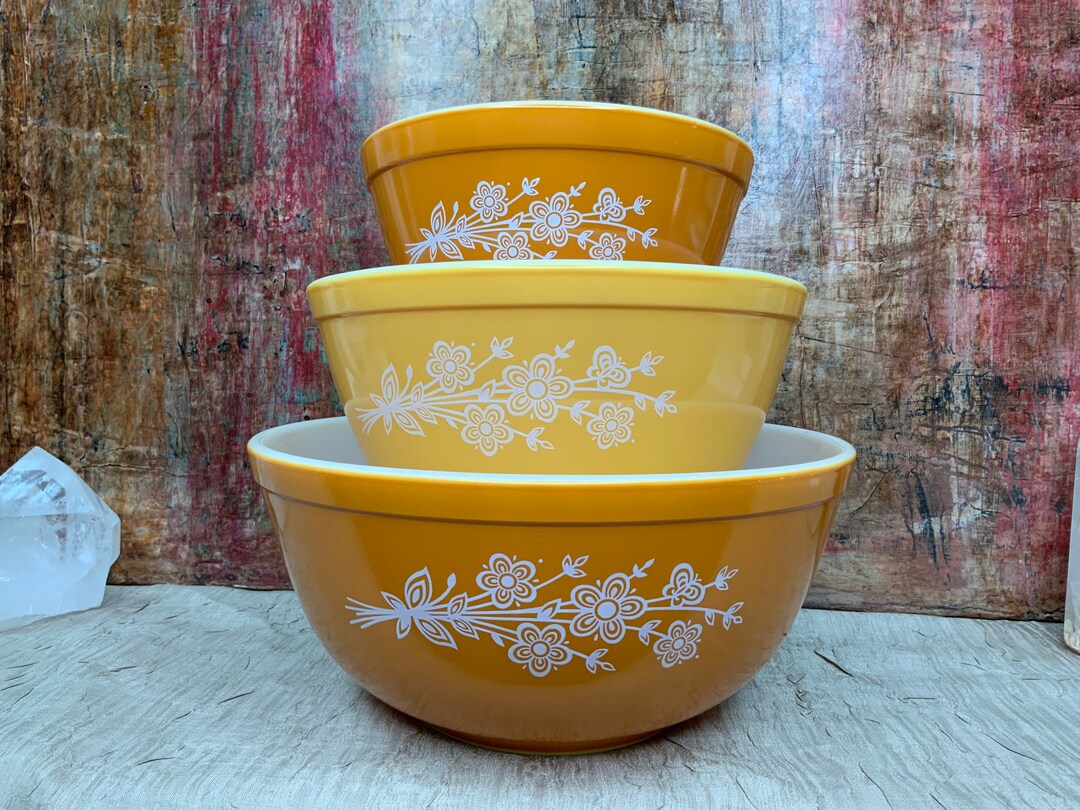 Vintage Pyrex Butterfly Gold Mixing Nesting Bowls, Set of 3, Butterfly ...