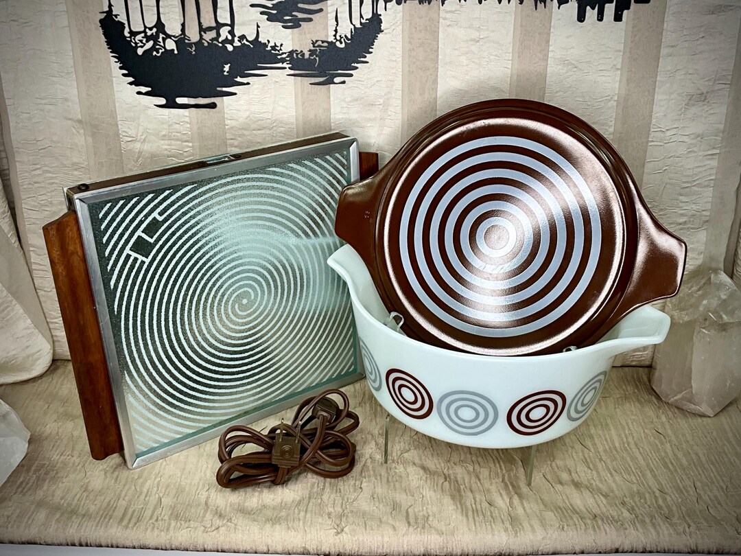 Vintage Bulleye Pyrex Cosmopolitan Salton Hot Casserole Set With ...