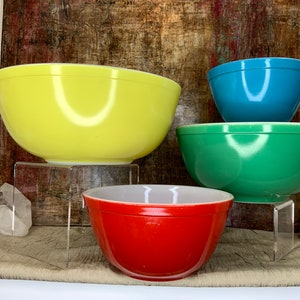 Vintage Pyrex Primary Color Mixing Bowls, Set of 4, Yellow, Green, Red ...