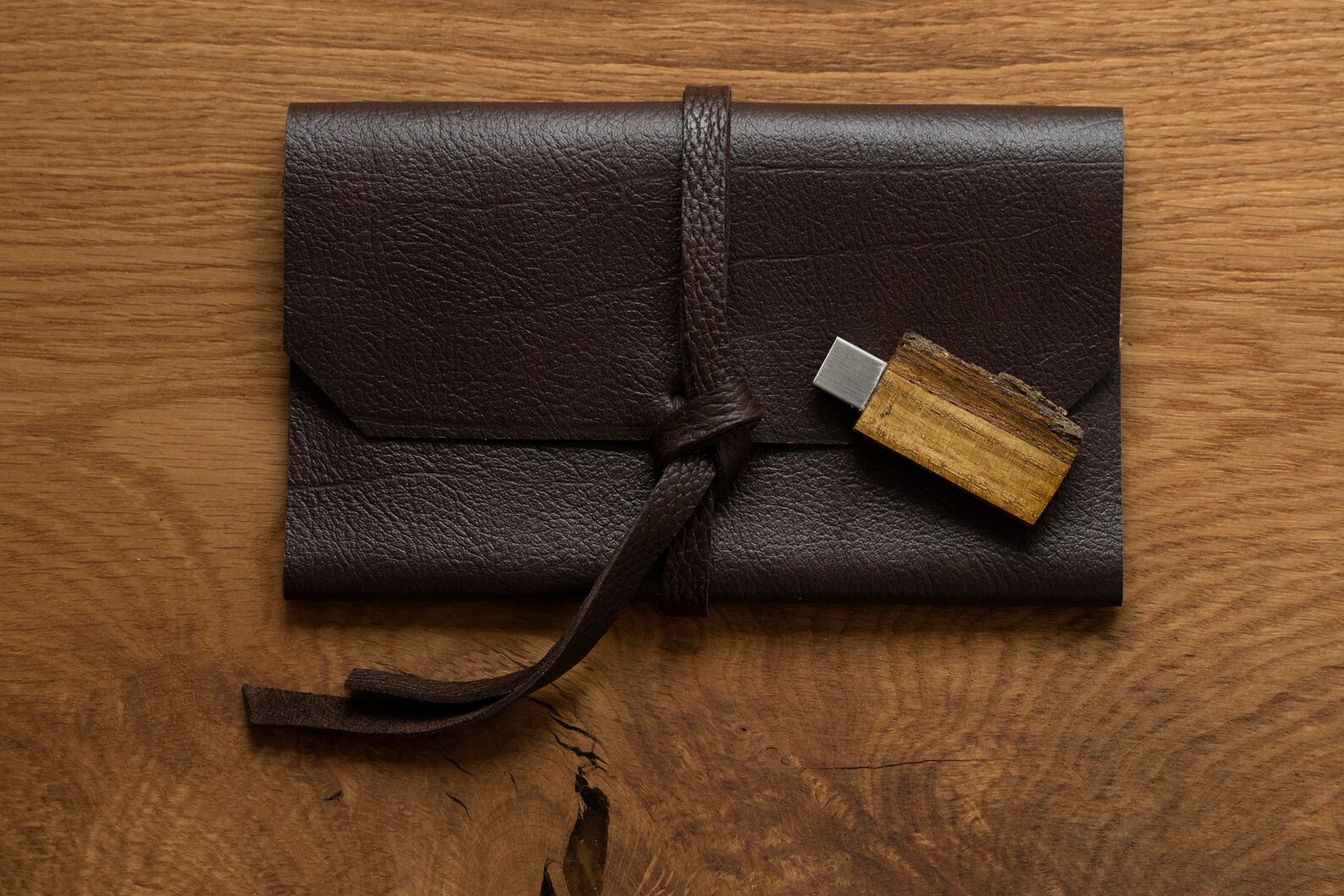 Walnut Wood Bark USB Flash Drive: Live Edge Memory Stick - Etsy