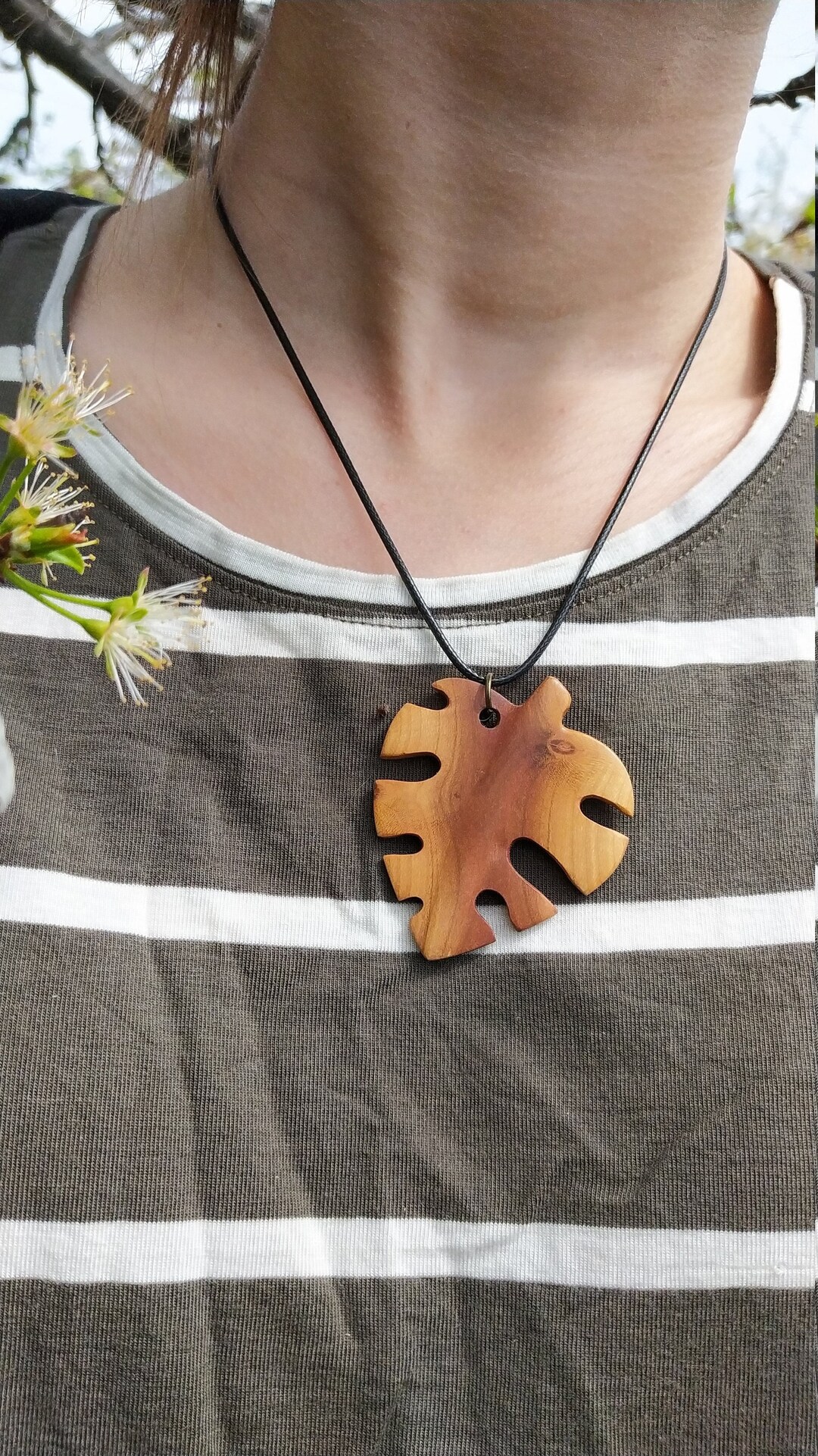 Wooden Monstera Pendant Hand Carved Monstera Leaf Tropical - Etsy