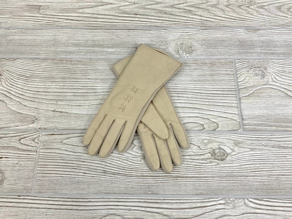 Vintage Wrist Length Leather Gloves Vintage Ladies Driving Gloves Vintage Winter Cream Gloves Vintage Wool Lined Gloves MAE Etsy Ireland