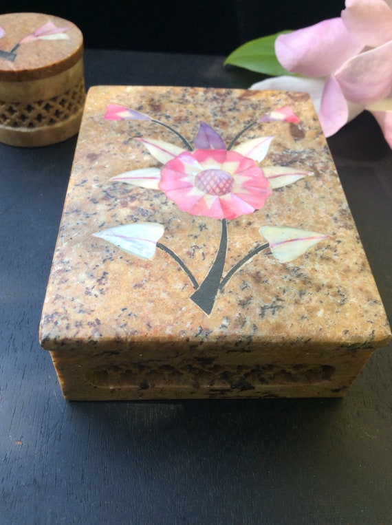 vintage soapstone trinket - Gem