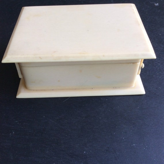 Art Deco lined celluloid jewelry box/ trinket box - Gem