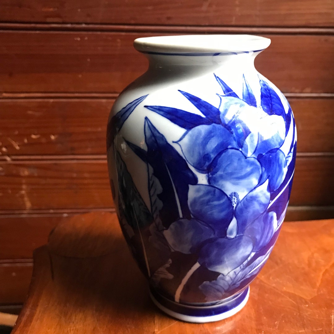 Antique Blue White Vase Porcelain Floral Vase Flow Blue Vase Blue and ...