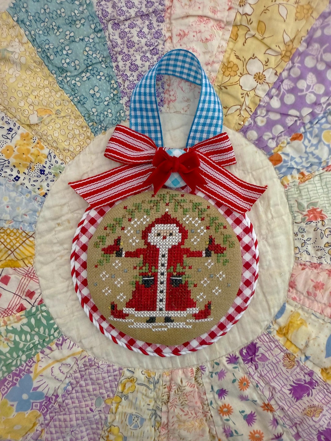 Santa and the Cardinals-roundabouts Cross Stitch Chart - Etsy