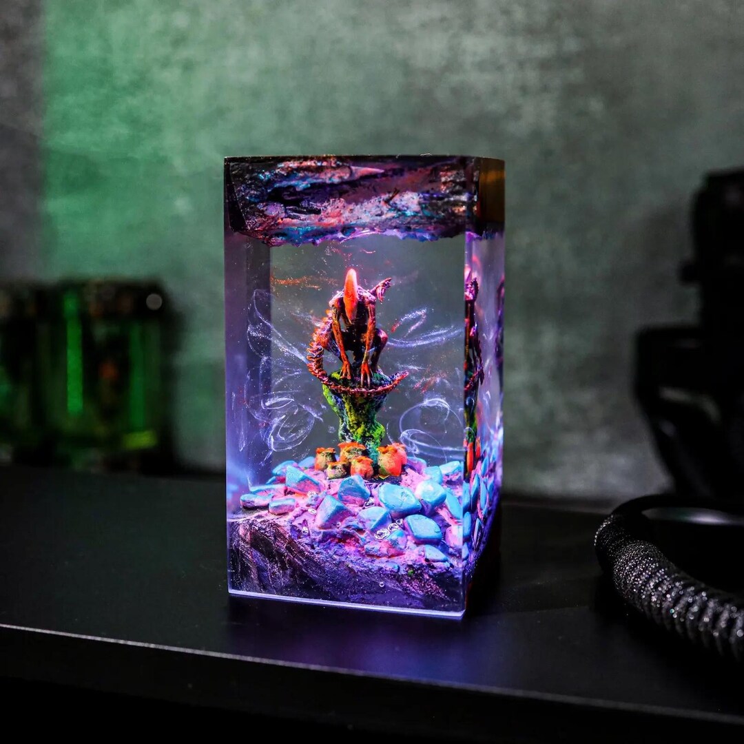 Alien Xeno.mor/ph Space Monster Epoxy Resin Lamp Night Light, Home ...