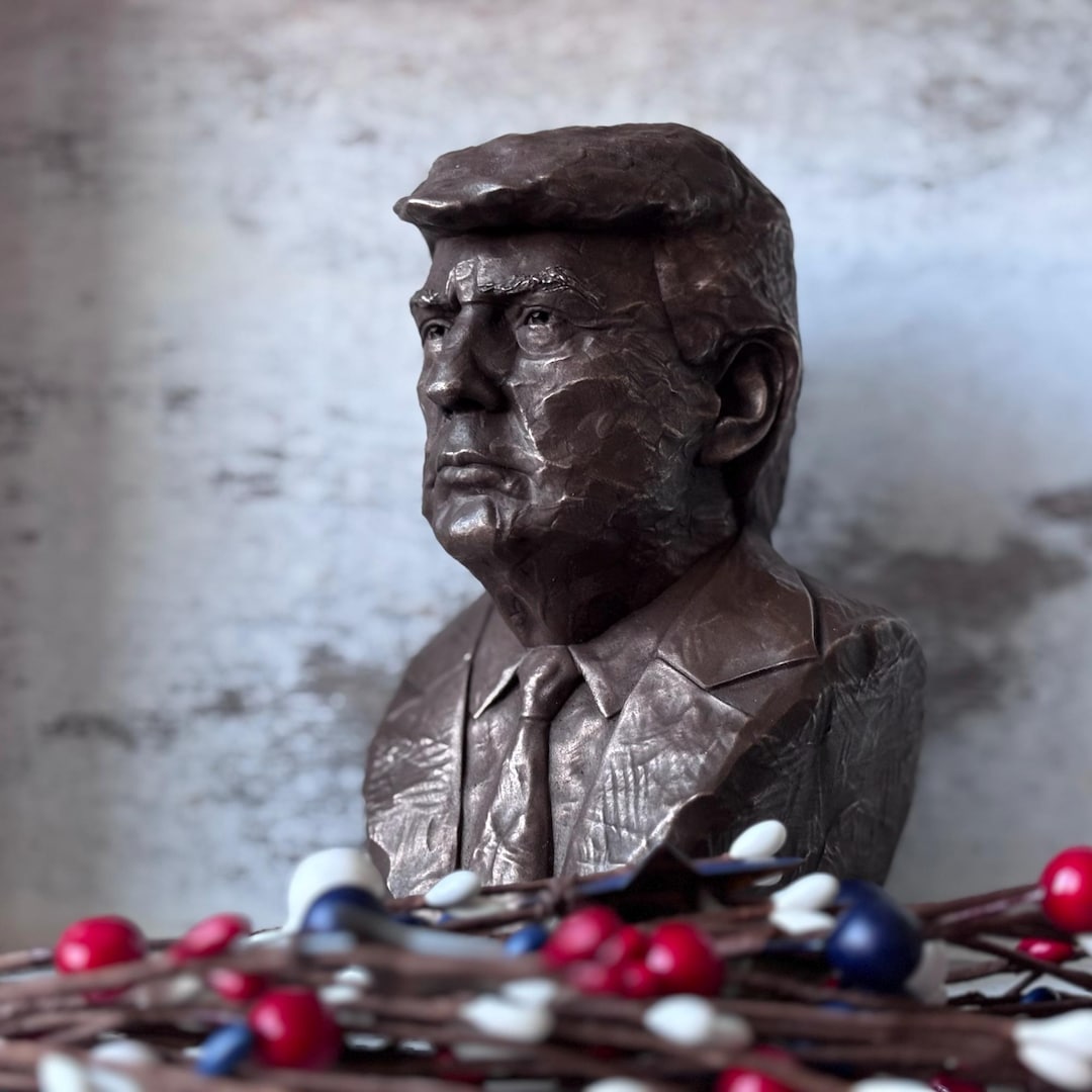 President Trump Portrait Bust - Bronze Finish Statue - Trump 2024 ...