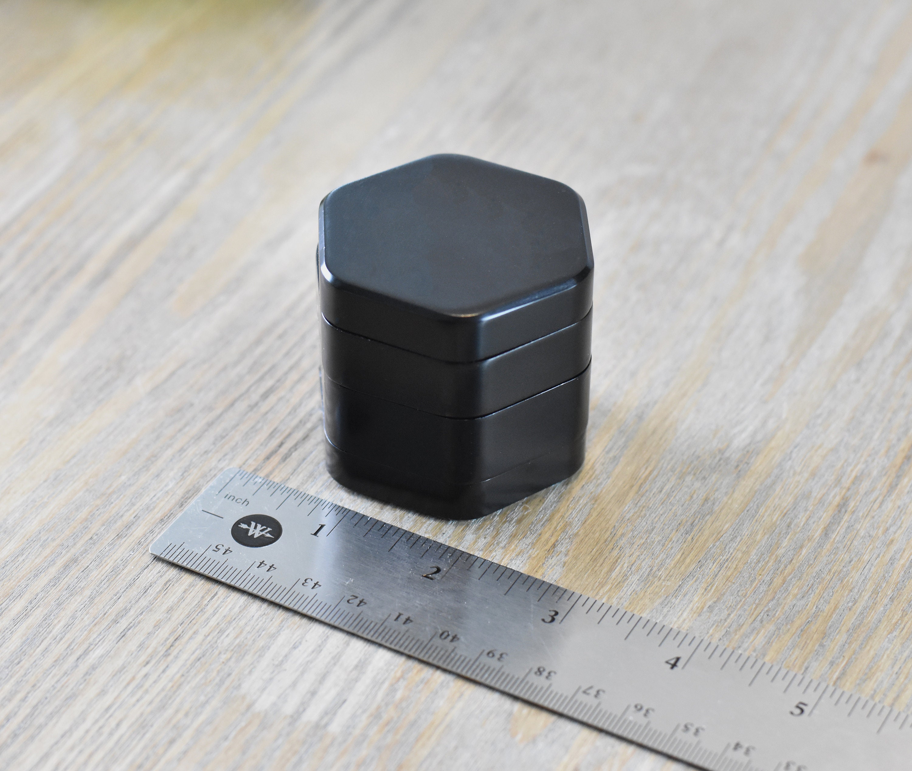 Black Grinder With Magnetic Closure and Kief Catcher - Etsy