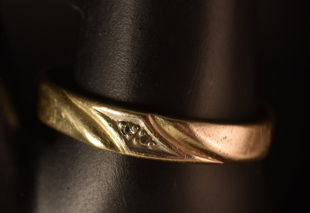 14K Solid Gold Ring Flat Profile With Carved Design and Small - Etsy