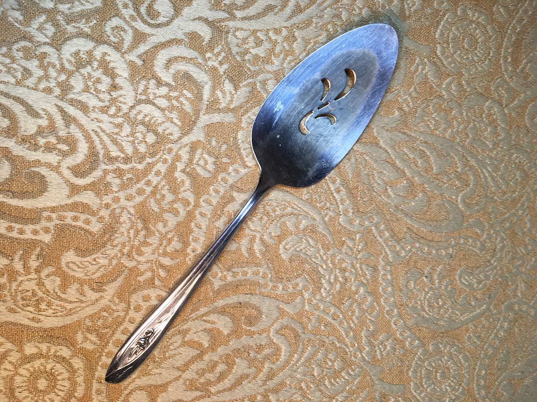 International Silverplate Silver Tulip Pie Server 1950s - Etsy