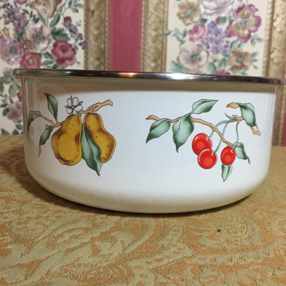 Vintage enamel fruit bowl with metal rim tabletops sold by MichaeJokhi ...
