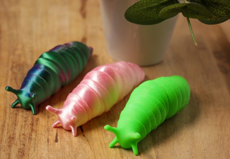 Cute 3D Printed Articulated Slug 3D Printed Sensory Fidget Flexi Desk ...