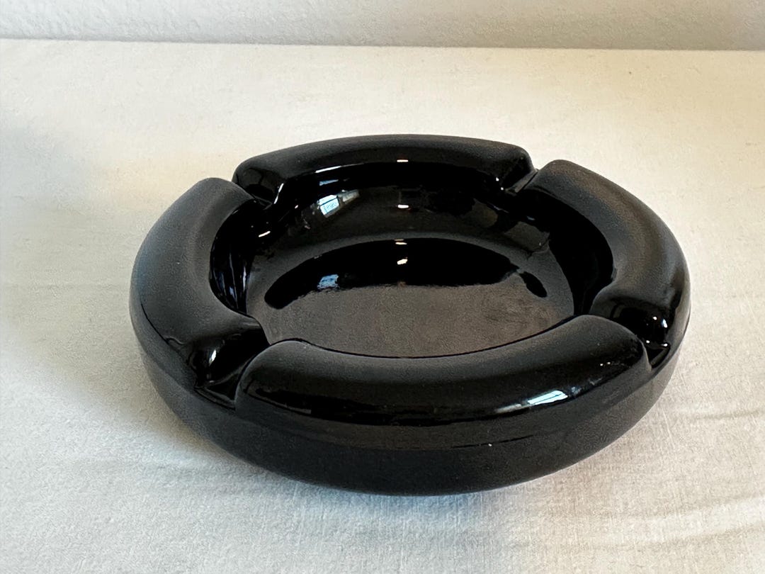 Antique 1916 Black Ebony Glass Round Ashtray Office, Home, and Kitchen ...