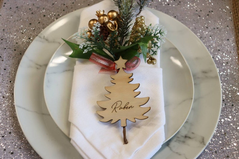 21 Christmas Table Setting Ideas To Make Your Holiday Meal Extra Special