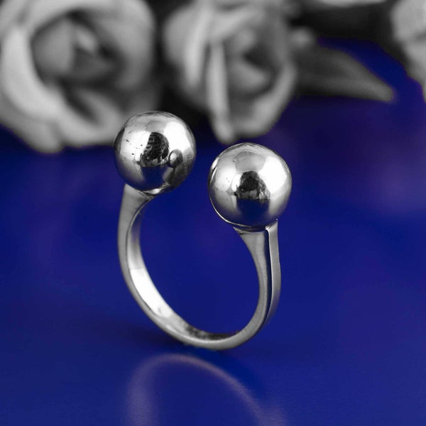 Globe Ring - Etsy