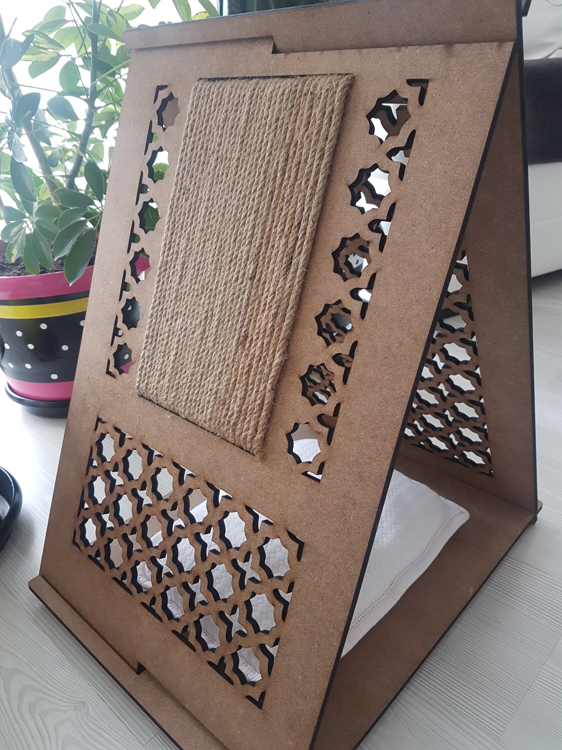 Wood Cat House, Triangle Cat House, Cat Scratcher, Scratching Post ...