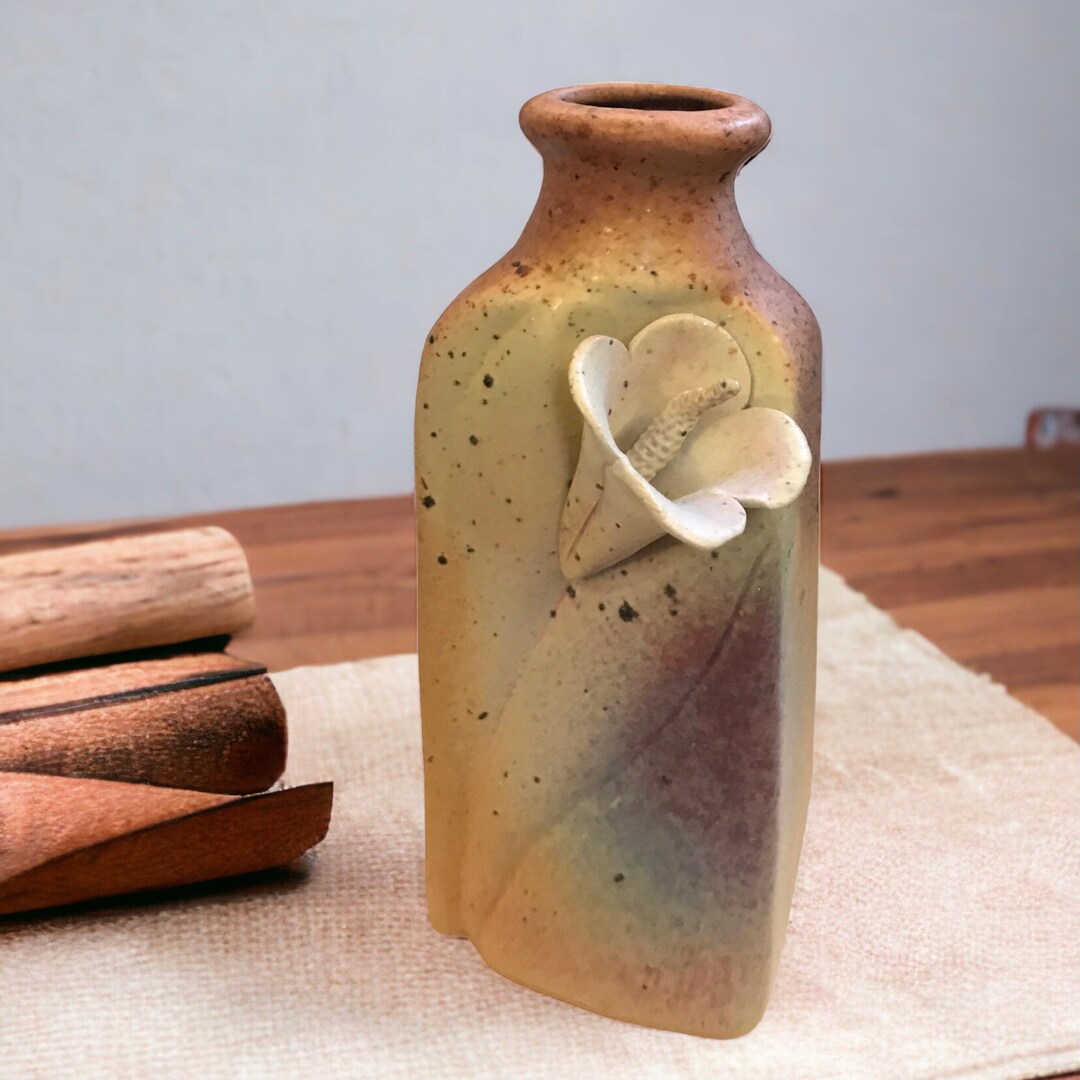 Owl Creek Pottery Figural Lily Flower Bottle Vase 7” Airbrush Doug ...