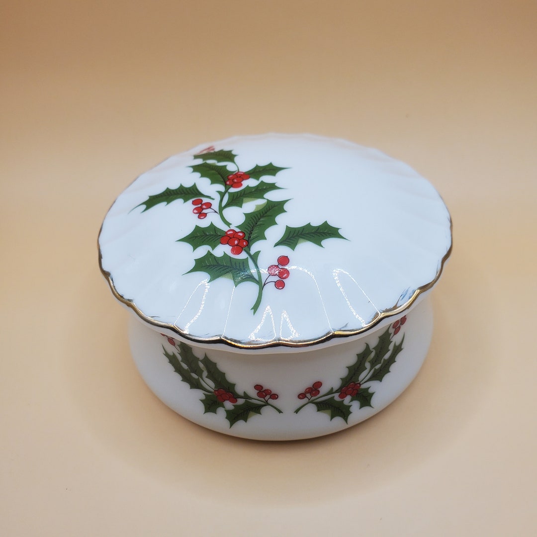 4" Holly and Berries Trinket Box, Made in Japan - Etsy