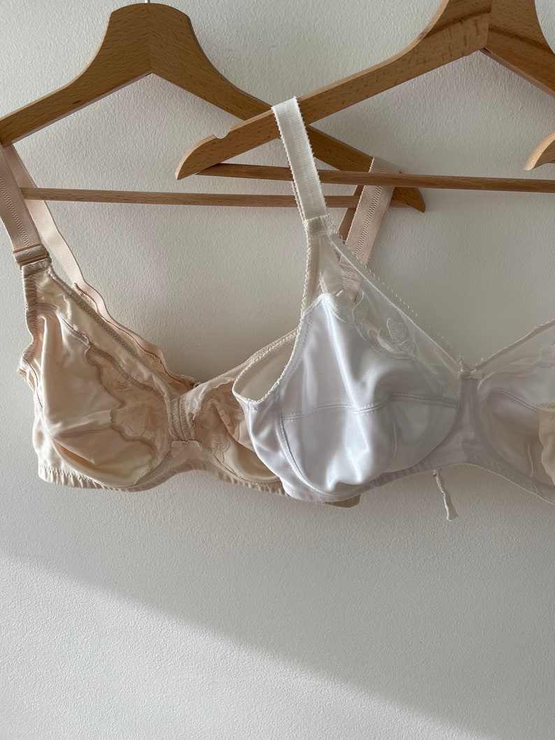 SET LARGE 4 Pieces of Vintage Bras - Etsy