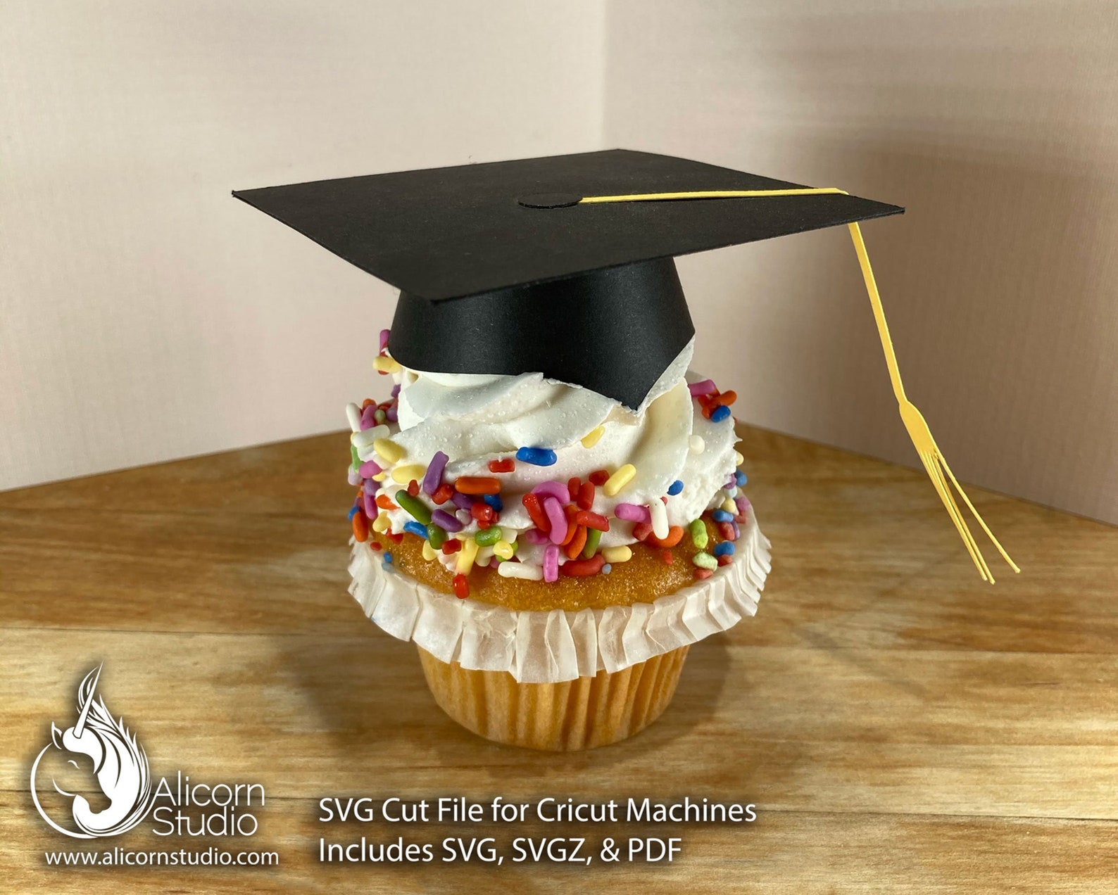 3D Paper Graduation Hat SVG File Cut File for Cricut Cupcake - Etsy Canada