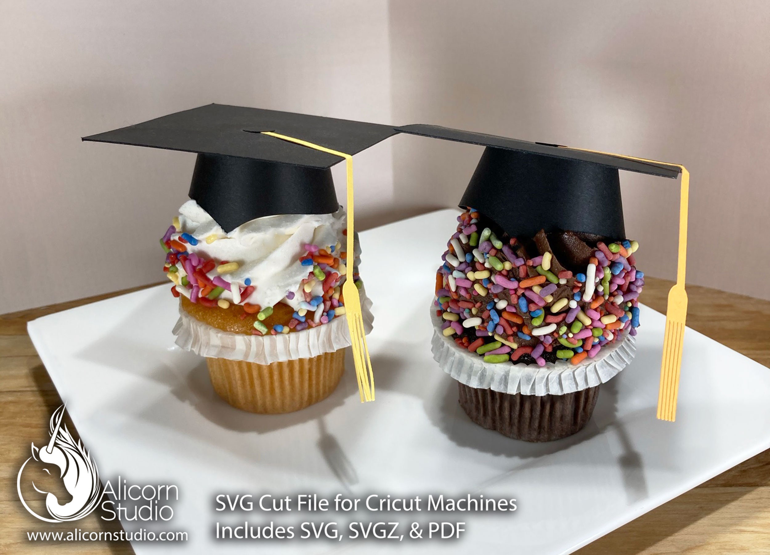 3D Paper Graduation Hat SVG File Cut File for Cricut Cupcake | Etsy Canada