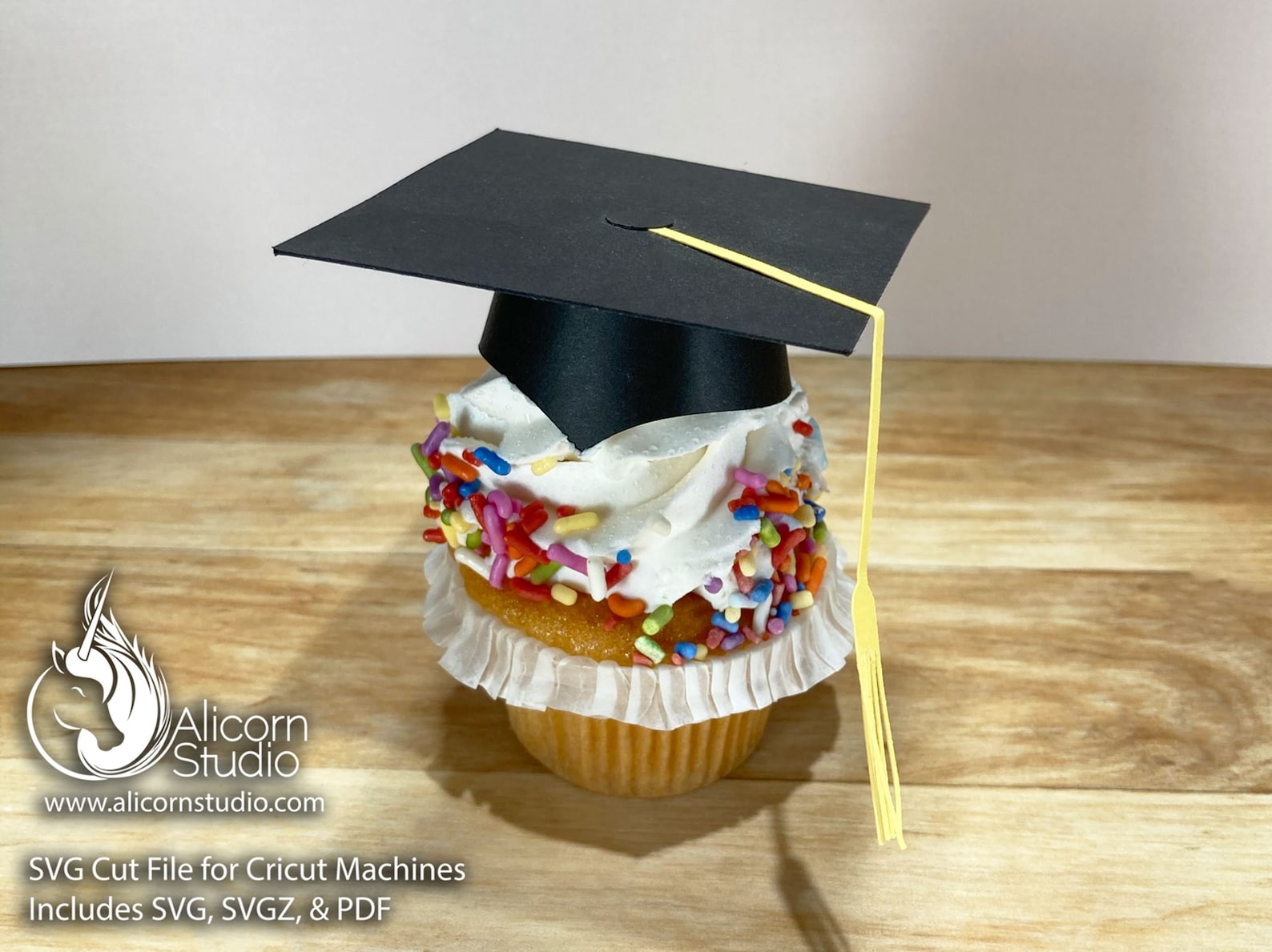 3D Paper Graduation Hat SVG File Cut File for Cricut Cupcake - Etsy Canada