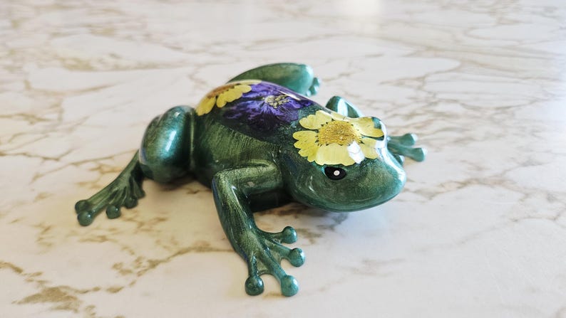 Large Realistic Frog - 3D Frog Figure - Made in Resin - Etsy