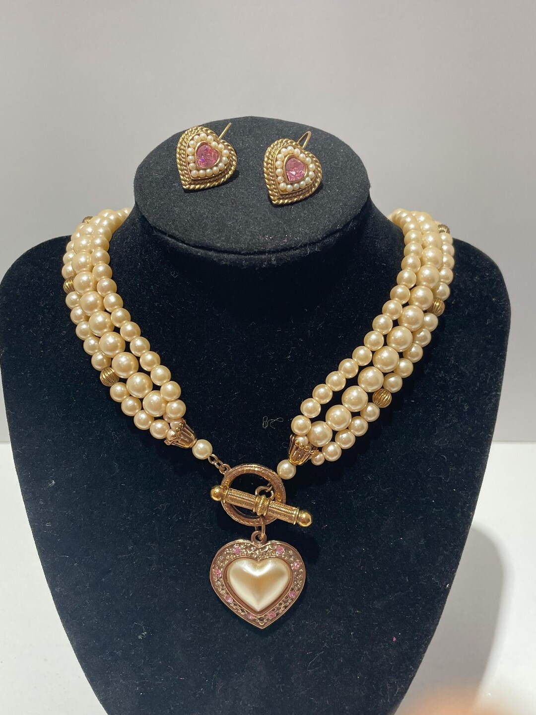 Vintage Pearl Necklace With Heart Pendant & Pink Gemstones With Heart ...
