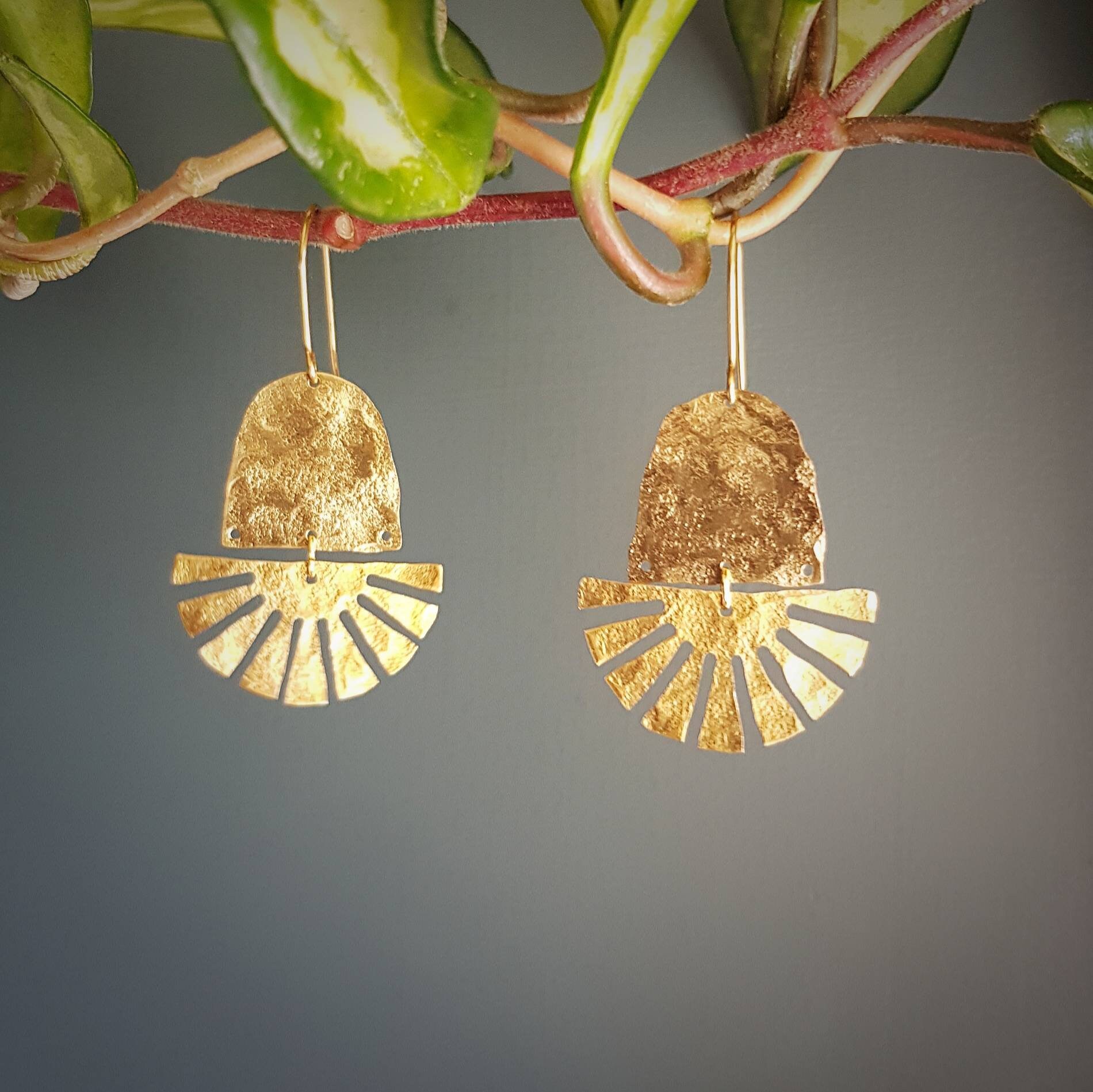 Beaten Brass Gold Tempest 'cardoon' Arch & Fan - Etsy