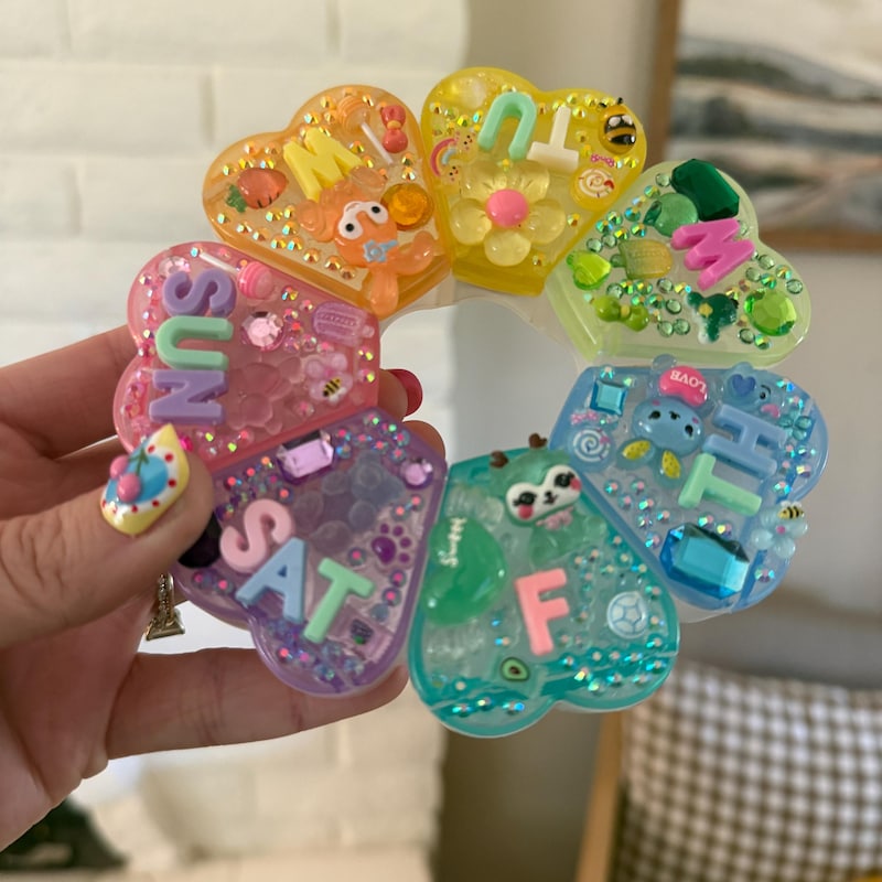 Flower Pill Organiser - Etsy