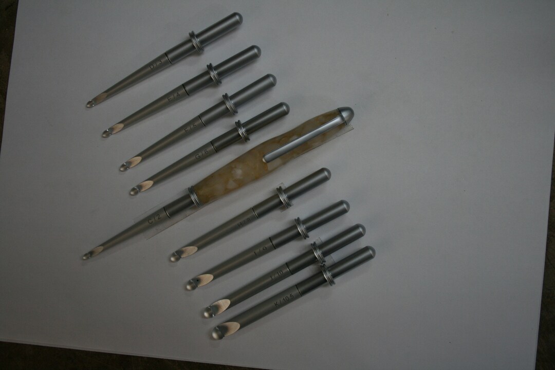 Interchangeable Crochet Hook Set, in a Gold and White Acrylic Handle ...