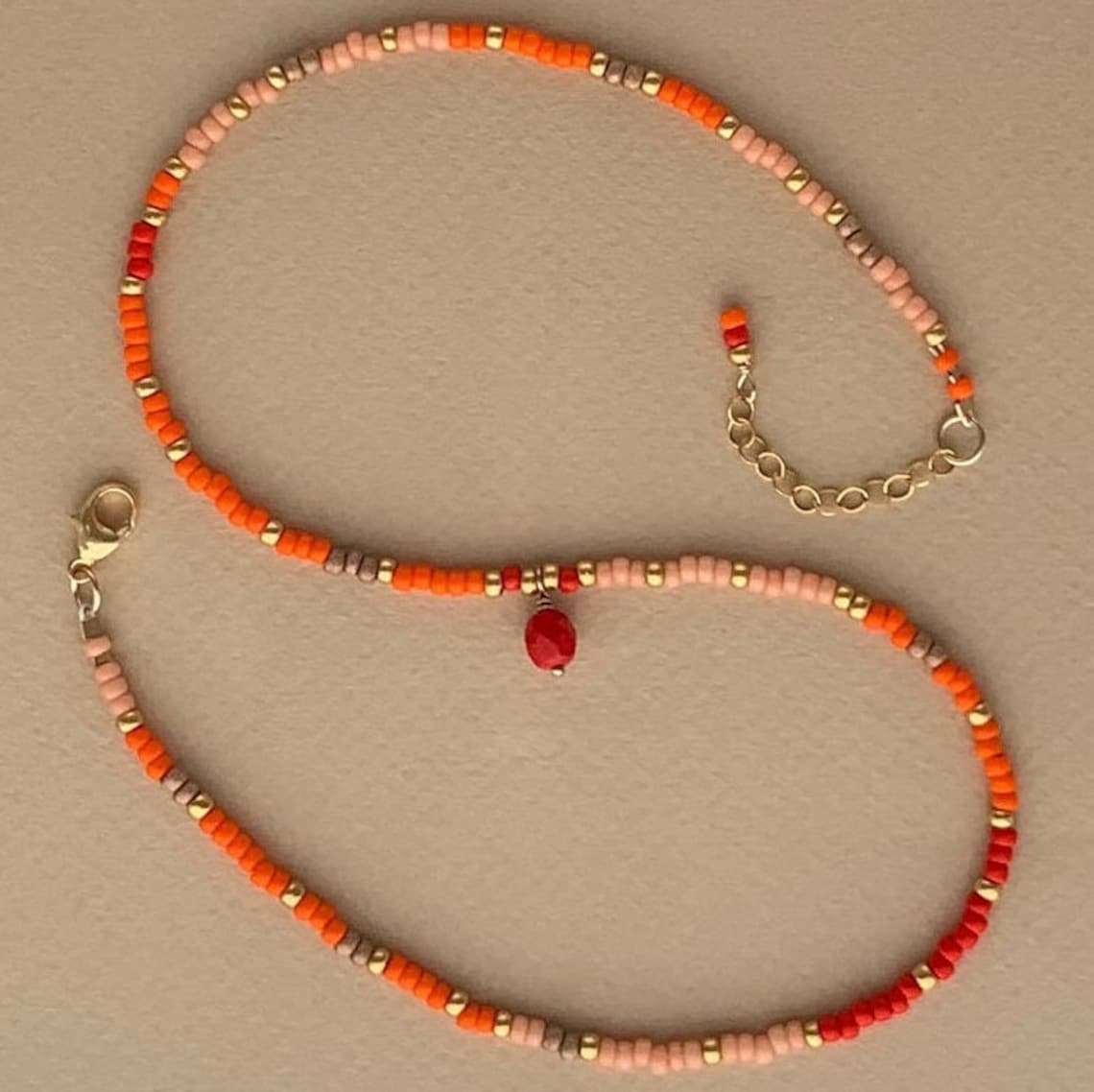 14K GF Collier perle de rocaille orange vif et orange pâle - Etsy France