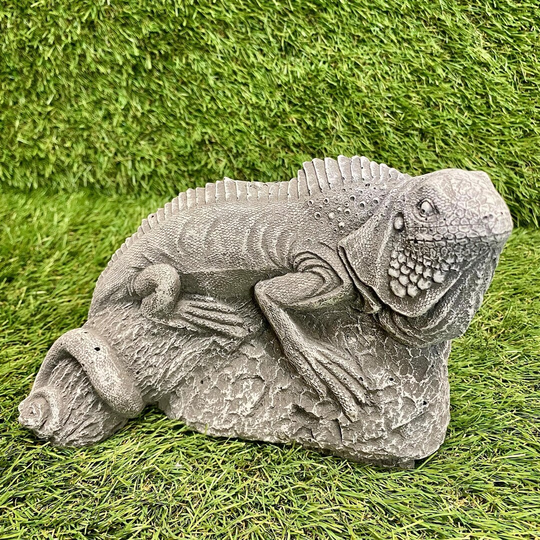 Concrete Iguana Ornament Outdoor Garden Animal Sculpture Pet Memorial ...