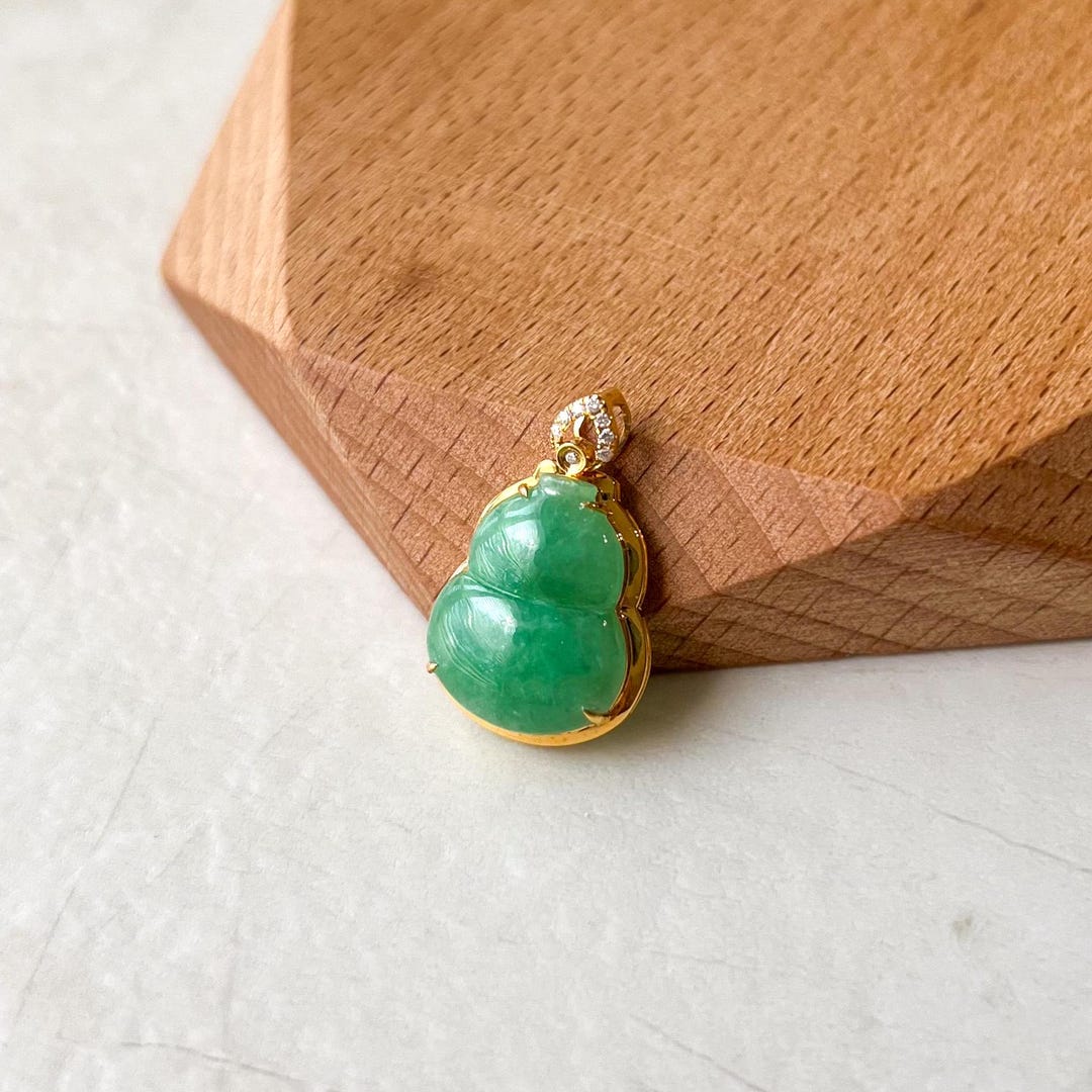 Lucky Jade Gourd Pendant, Jadeite Jade With 18K Gold, 葫芦 Calabash ...