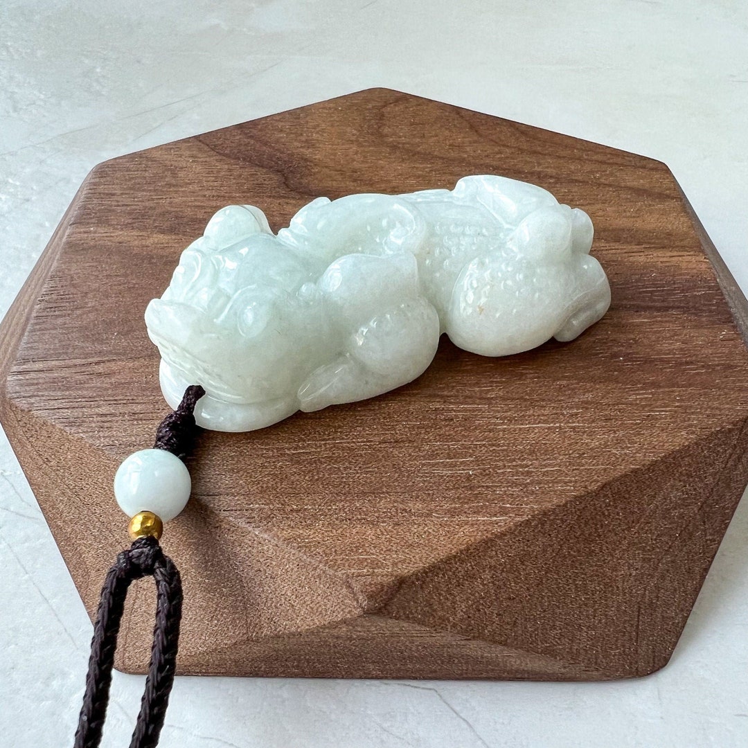 White Jadeite Jade Dragon Pixiu Pi Xiu, 貔貅, Dragon Chinese Carved ...