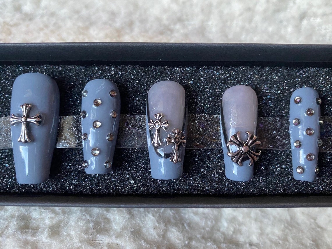 Gray Gothic Cross Press-ons - Etsy