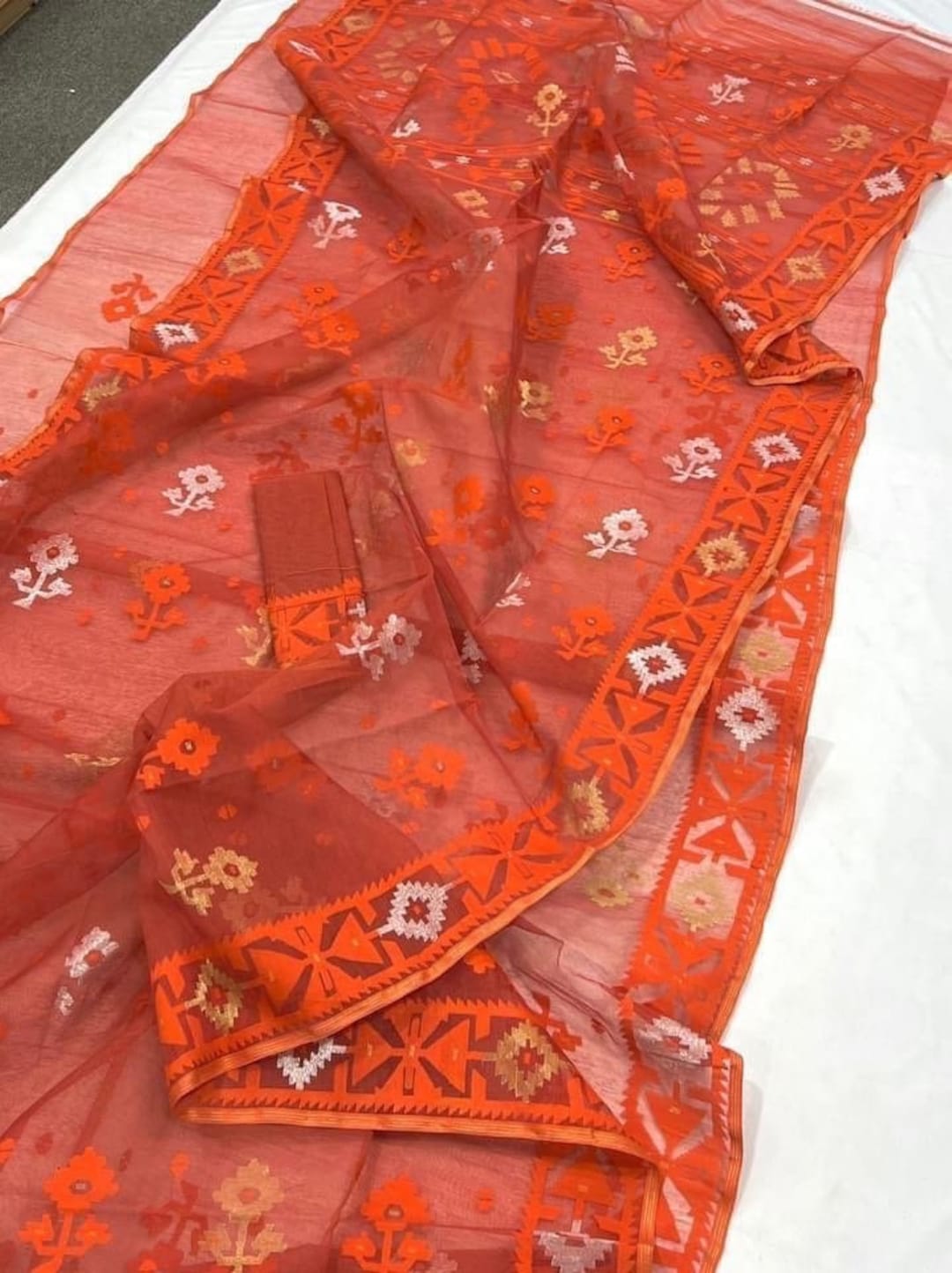 84 Ct Handloom Dhakai Jamdani Saree From Bangladesh || Rust Maroon With ...