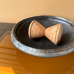 Handmade Earthenware Grinding Bowl With Wooden Grinder - Asanka Tapoli ...