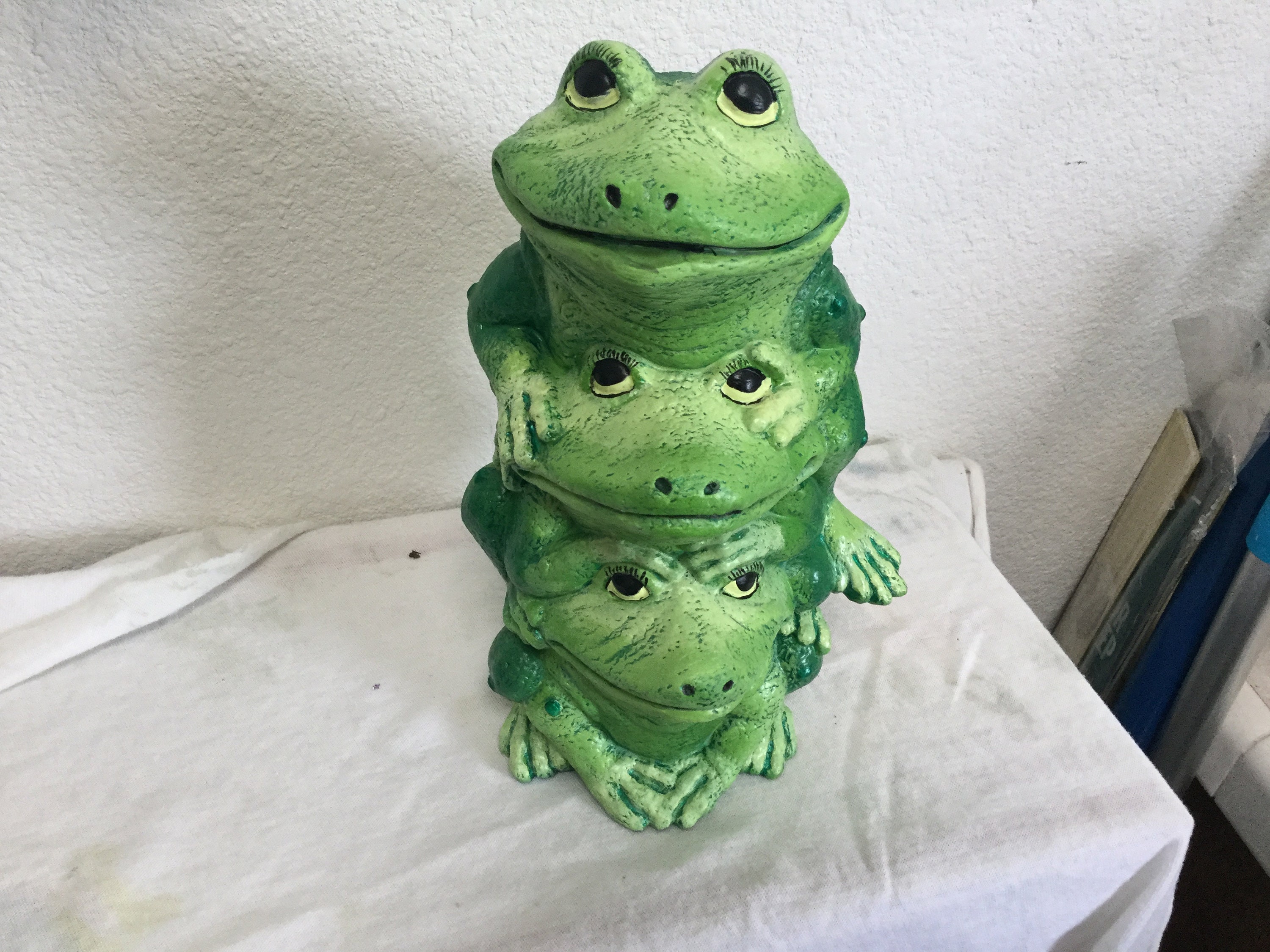 Ceramic 3 Stacked frogs | Etsy