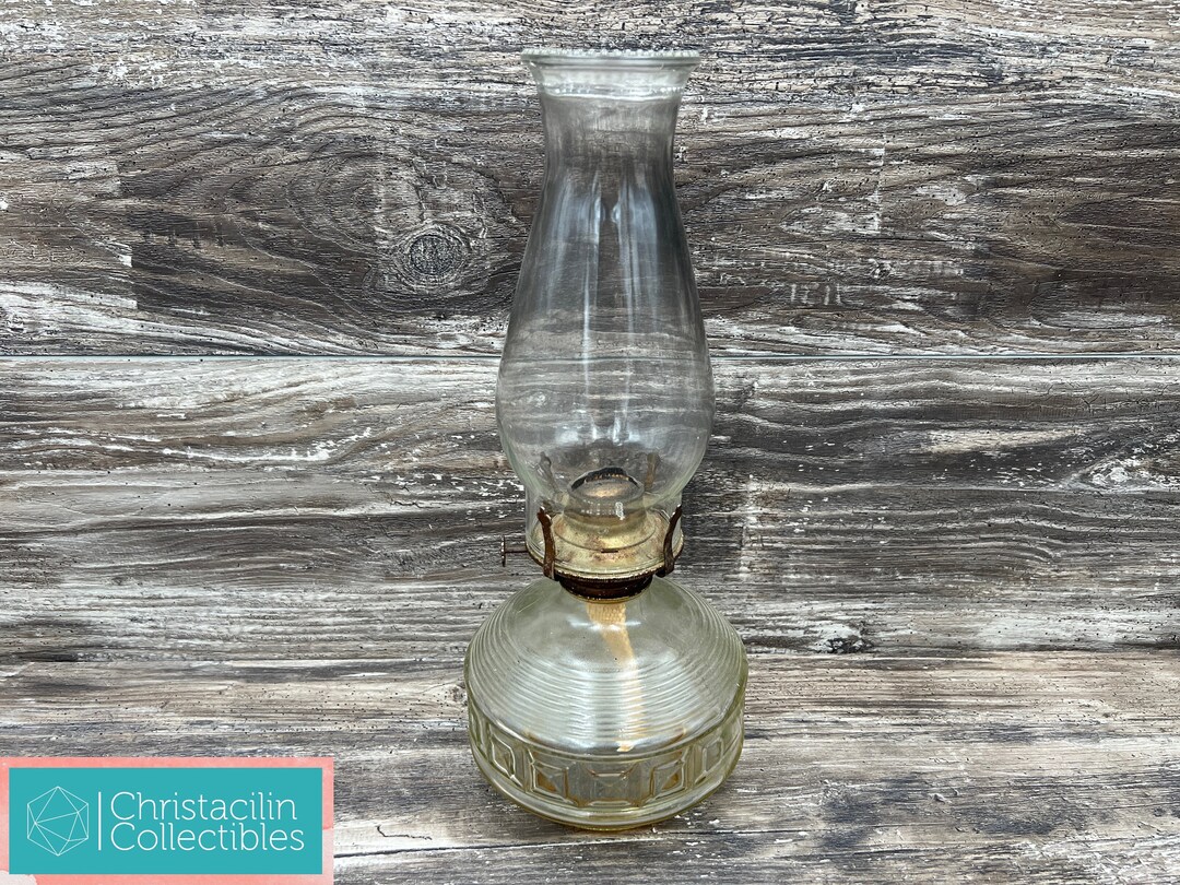 Vintage Decor | 1970s Oil Lamp by Lamplight Farms - Etsy