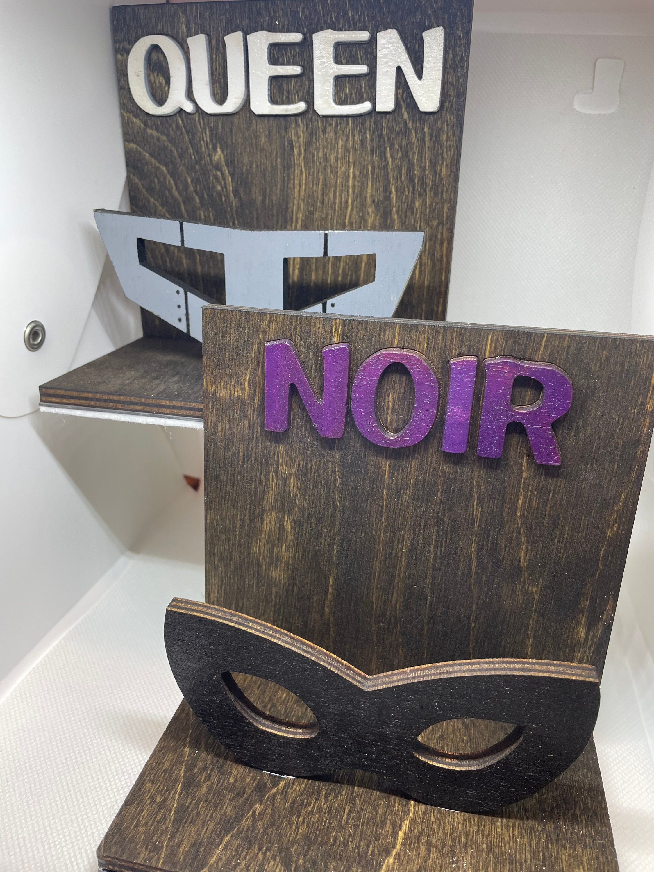 Persona 5 Royal Bookends | Phantom Thieves Mask Design With Non-slip ...