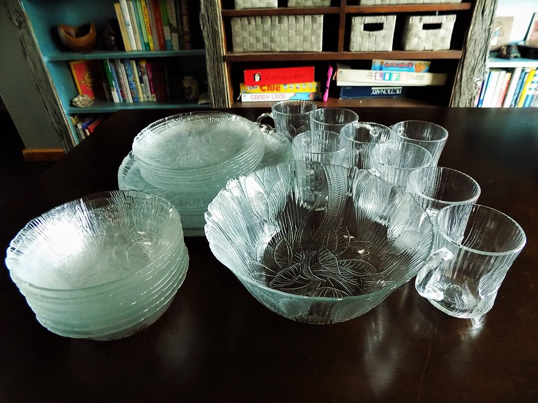 Vintage Arcoroc Canterbury Crocus Dinnerware Collection, 33 Pieces, 8 ...