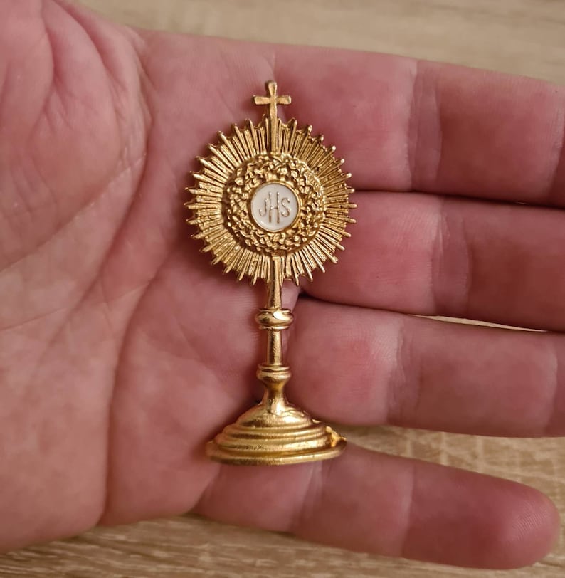 Monstrance Blessed Sacrament Euharostic Monstrance Catholic Menstrance ...