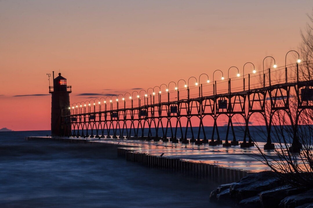 Lighthouse Sunset, South Haven Lighthouse, Long Exposure Lighthouse ...