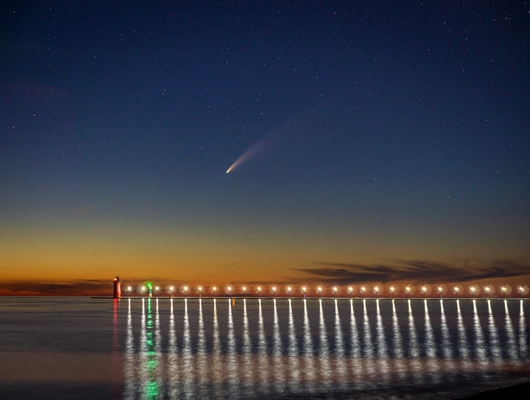 NEOWISE Comet Over South Haven Lighthouse - West Michigan Photography ...